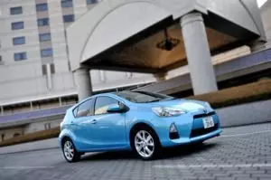 Toyota Aqua - ამისთვის Bro, რომელიც მიყვარს ტარებას ბევრი 1451_1