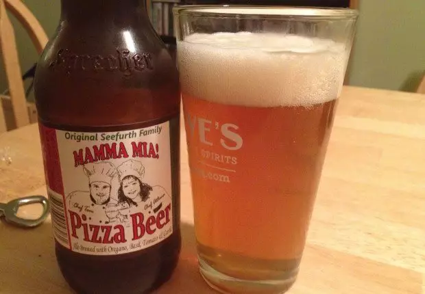 Cerveza con pizza