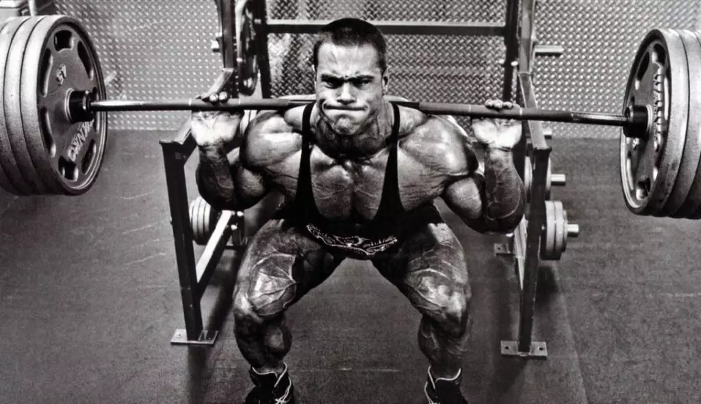 Deep squats koos barbell, foto brodude.ru