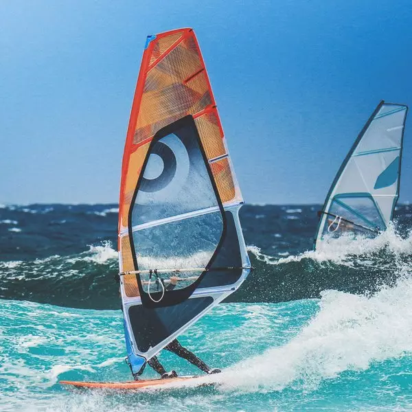 Saan Upang Simulan ang Pagsasanay Windsurfing: 5 Hollandec Paaralan Nakatagong Konseho