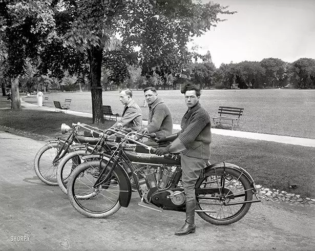 Foto retro de motociclistes 2051_2