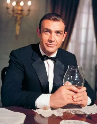 Sean Connery dị ka James Bond na