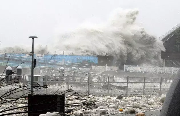 Typhoon Sanba katab Lõuna-Korea 3224_7