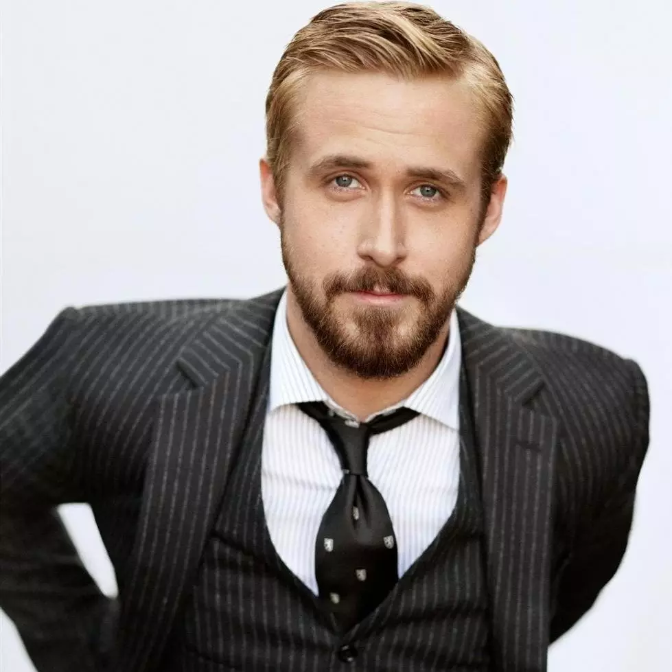 Ryan Gosling celeb e ku keçika we li pêşiya razanê difikire