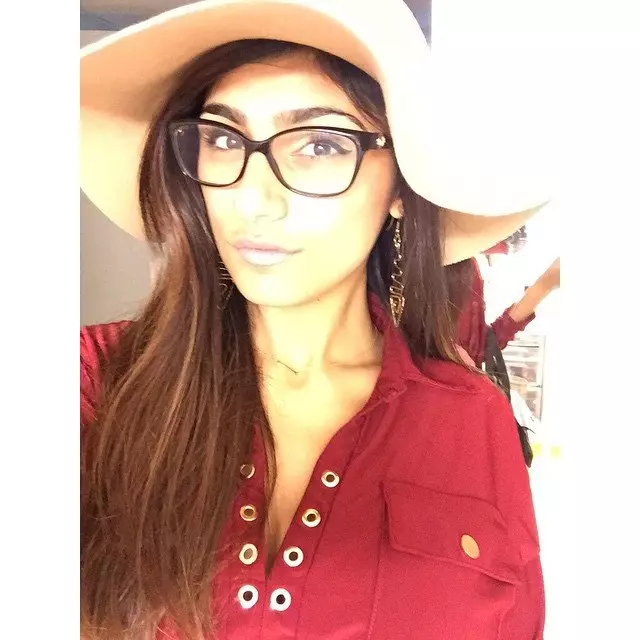 Sunday pornAktris # 92 - Mia Khalifa 4080_4