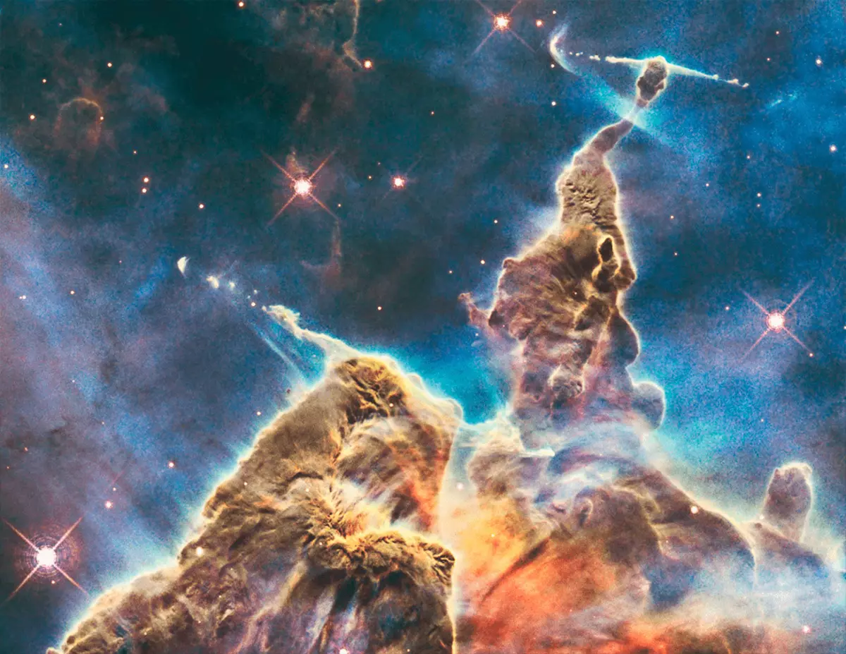 Tra la horizonto: 15 impresaj fotoj faritaj de la Hubble-teleskopo