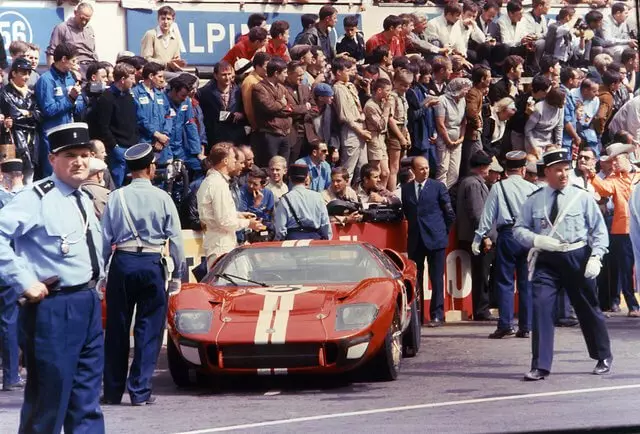 Cerita bagus Ford Gt40 dalam foto langka 5870_15