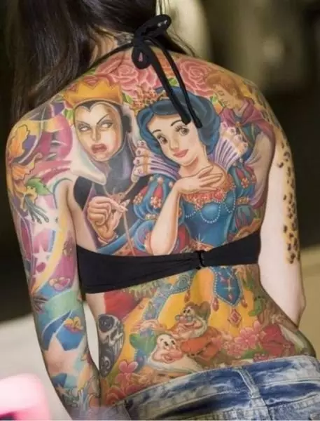 Tatuaj neobișnuit și creativ pentru iubitorii Disney 693_26