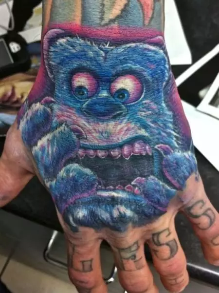 Ongebruikelijke en creatieve tatoeage voor Disney-liefhebbers 693_7