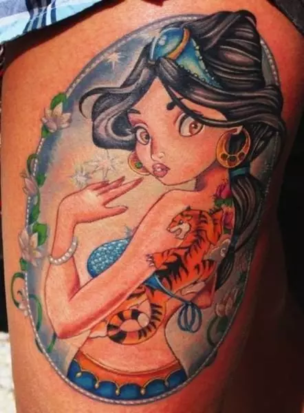 Tatuaj neobișnuit și creativ pentru iubitorii Disney 693_8