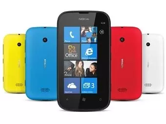 Nokia ngenalake telpon sing murah saka pirang-pirang seri telpon Lumia sing larang 894_1