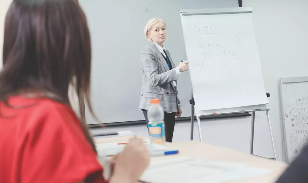 Education commerciale: trois activités pour la croissance de carrière 9390_7