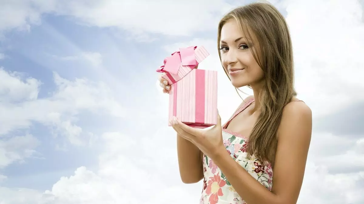 Ce o fată vrea să obțină un cadou